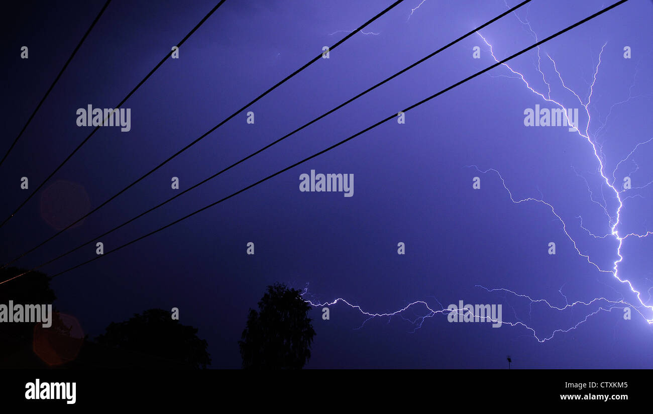 Shot bolt hi-res stock photography and images - Alamy