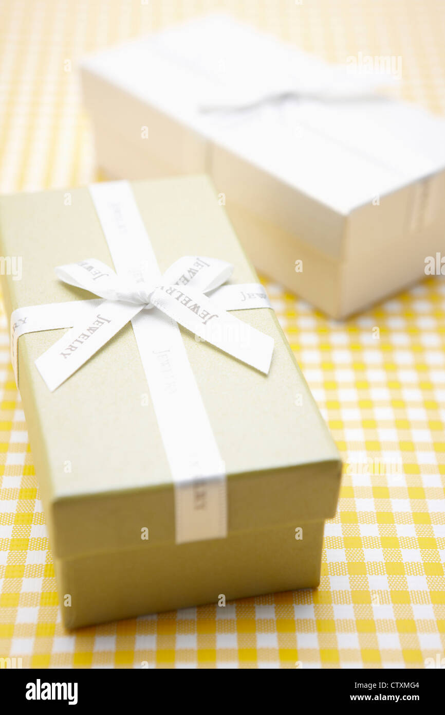 Green and white box hi-res stock photography and images - Alamy
