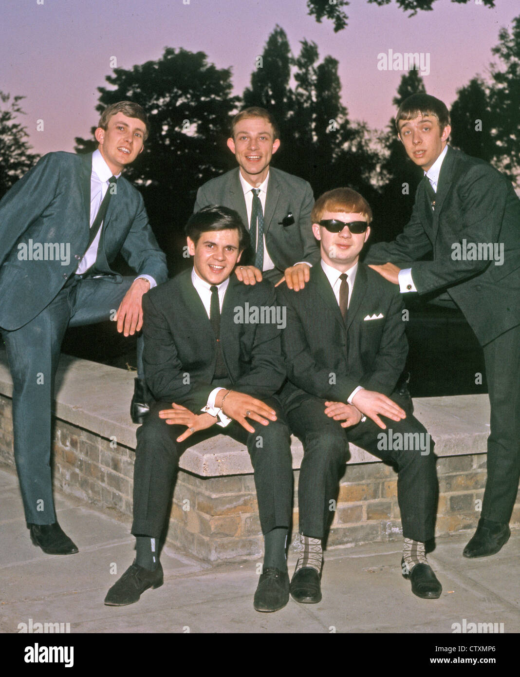 WAYNE GIBSON AND THE DYNAMIC SOUNDS UK pop group in 1964 with Wayne ...