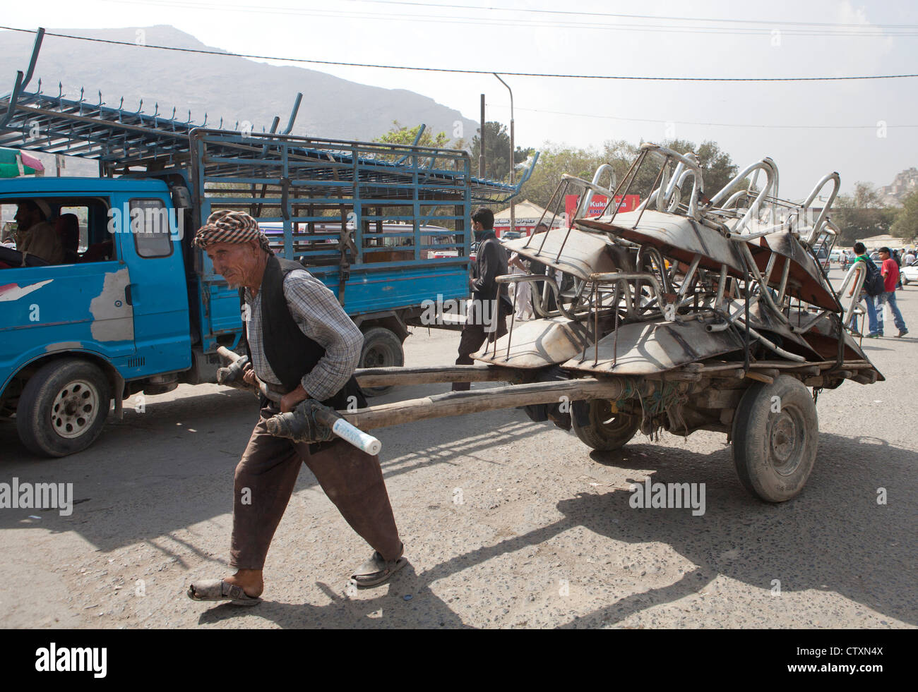 Bazaar in downtown kabul, Afghanistan Stock Photo - Alamy