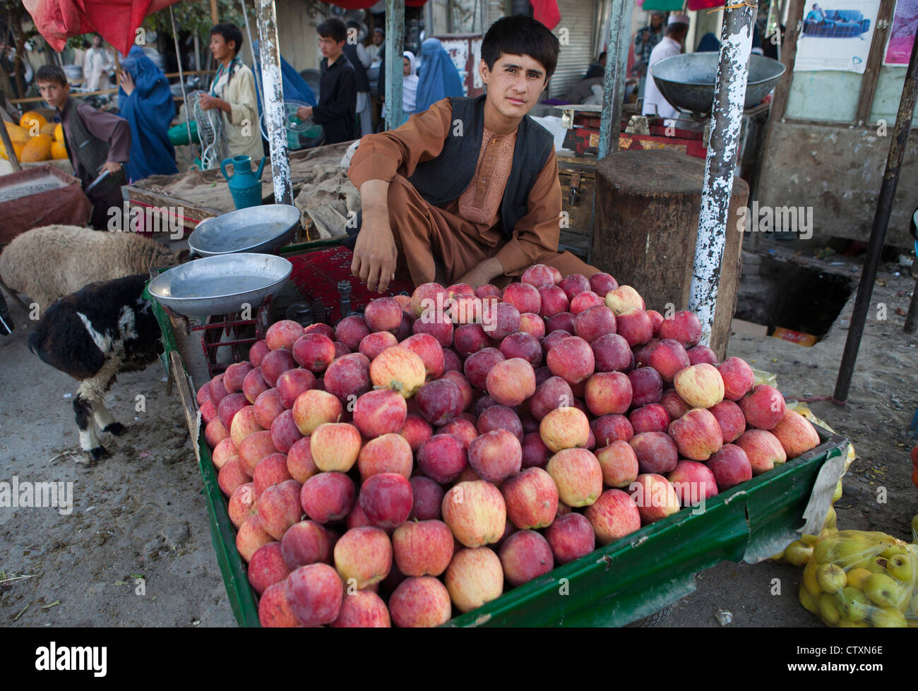 Afghan Bazaar High Resolution Stock Photography and Images - Alamy