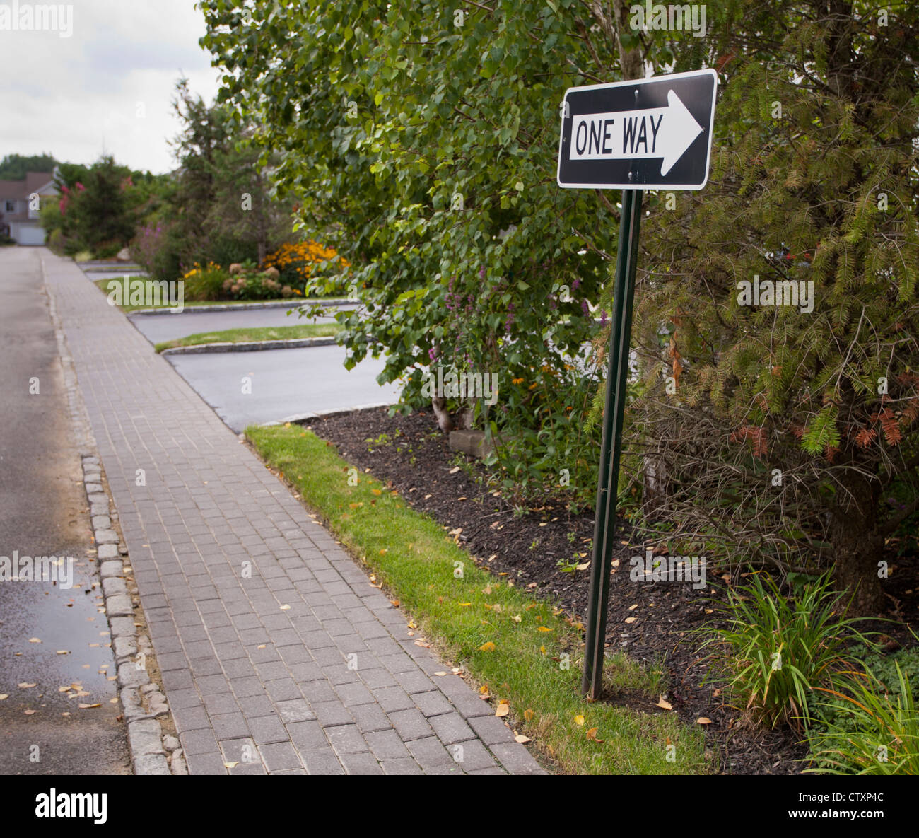 One way sign hi-res stock photography and images - Alamy