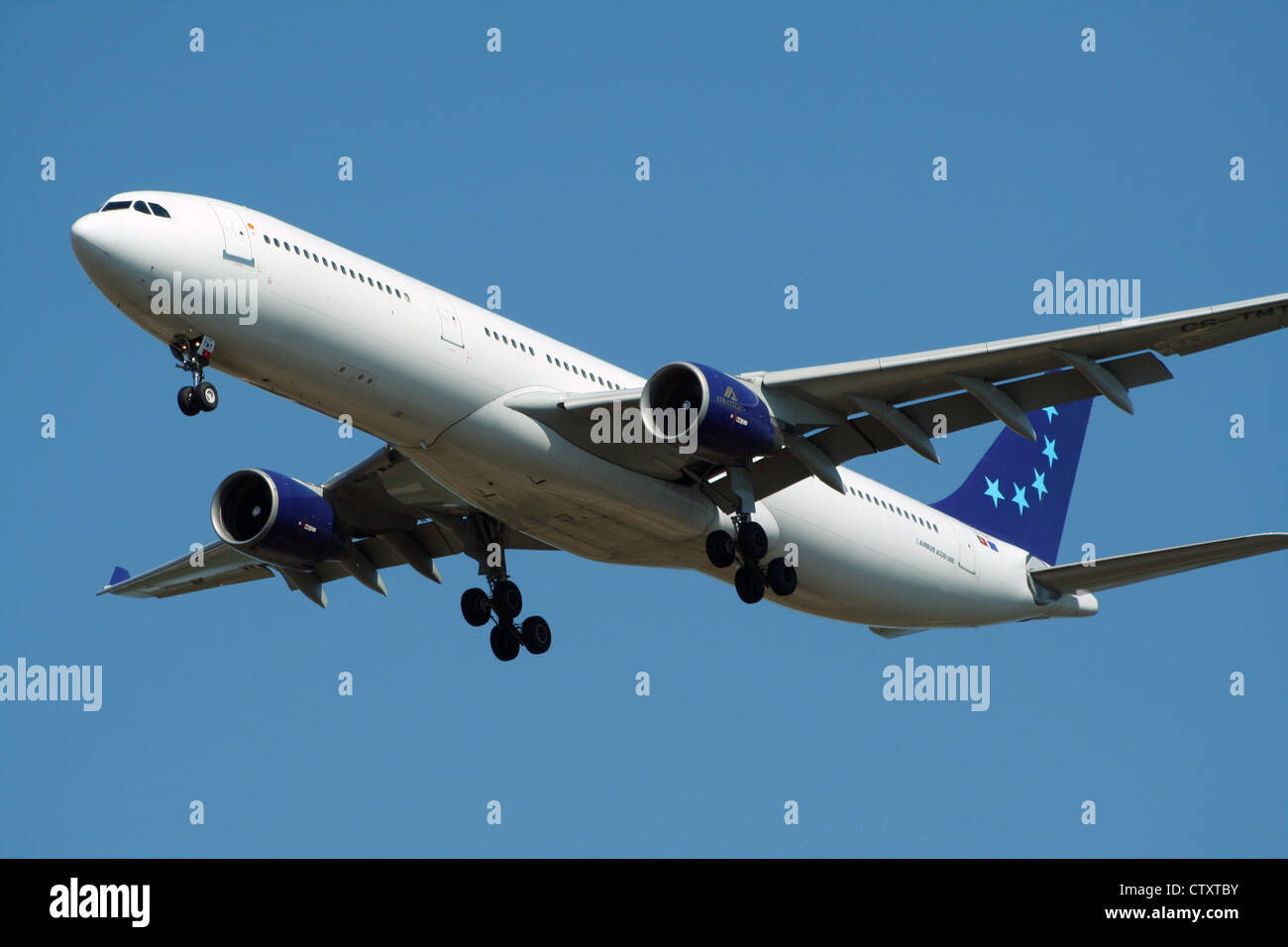 unmarked Airbus A330-300 landing at Darwin airport Stock Photo - Alamy