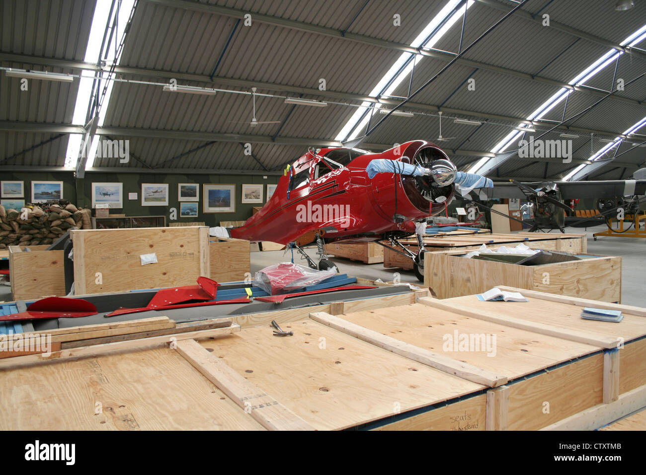 Parts of aircraft hi-res stock photography and images - Alamy