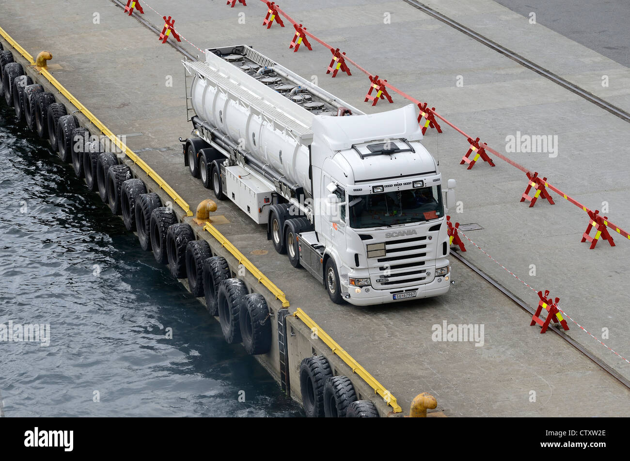 Fuel docks hi-res stock photography and images - Alamy