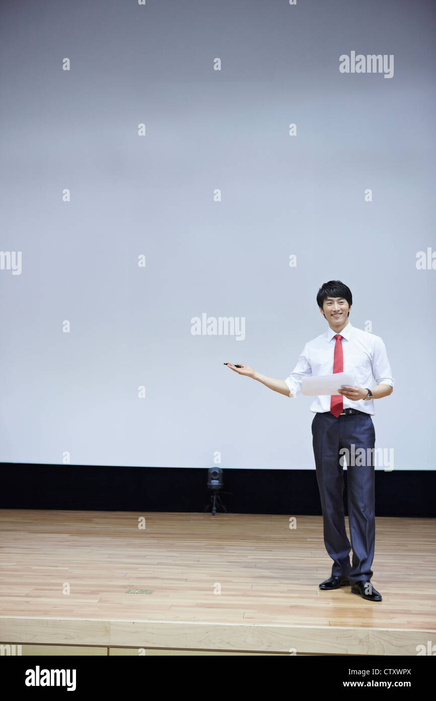 Presentation on stage hi-res stock photography and images - Alamy