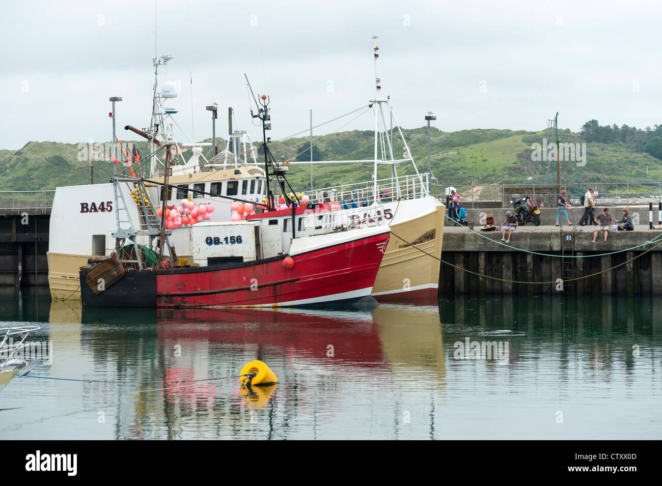 Fishing boat in Padstow Harbour Cornwall UK Stock Photo - Alamy