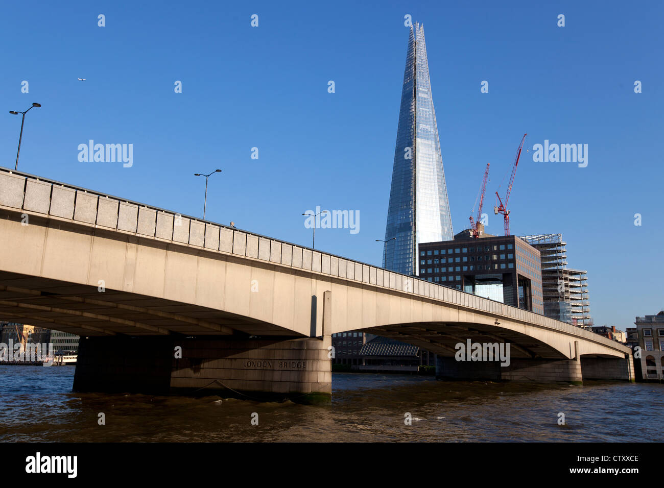 Base shard london hi-res stock photography and images - Alamy