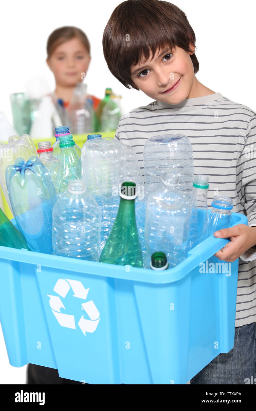 children doing recycling Stock Photo - Alamy