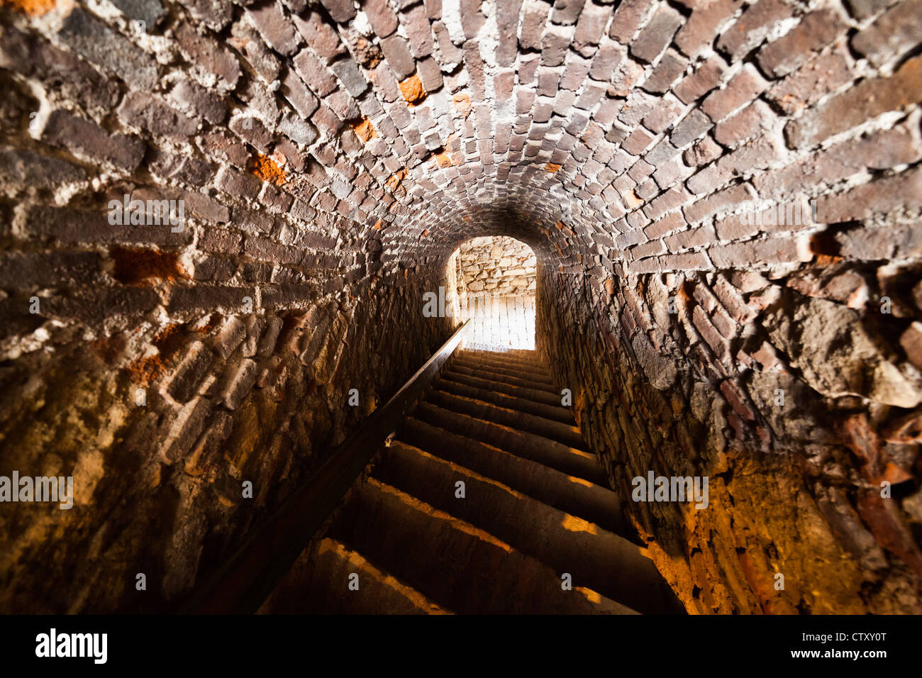 Canal tunnel under building hi-res stock photography and images - Alamy