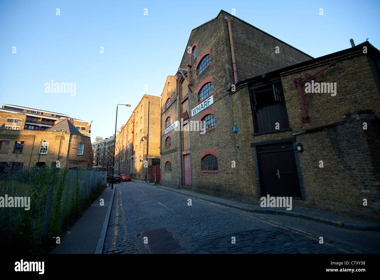 Converted flats high street hi-res stock photography and images - Alamy