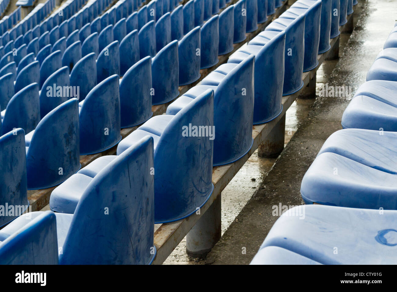 blue plastic chairs Stock Photo - Alamy
