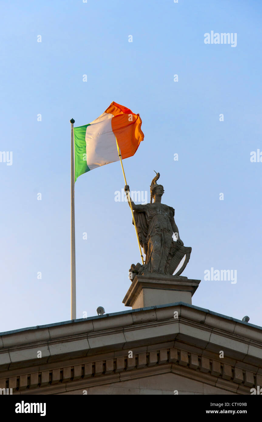 Top of the GPO Building in O'Connell Street Dublin Ireland Stock Photo ...