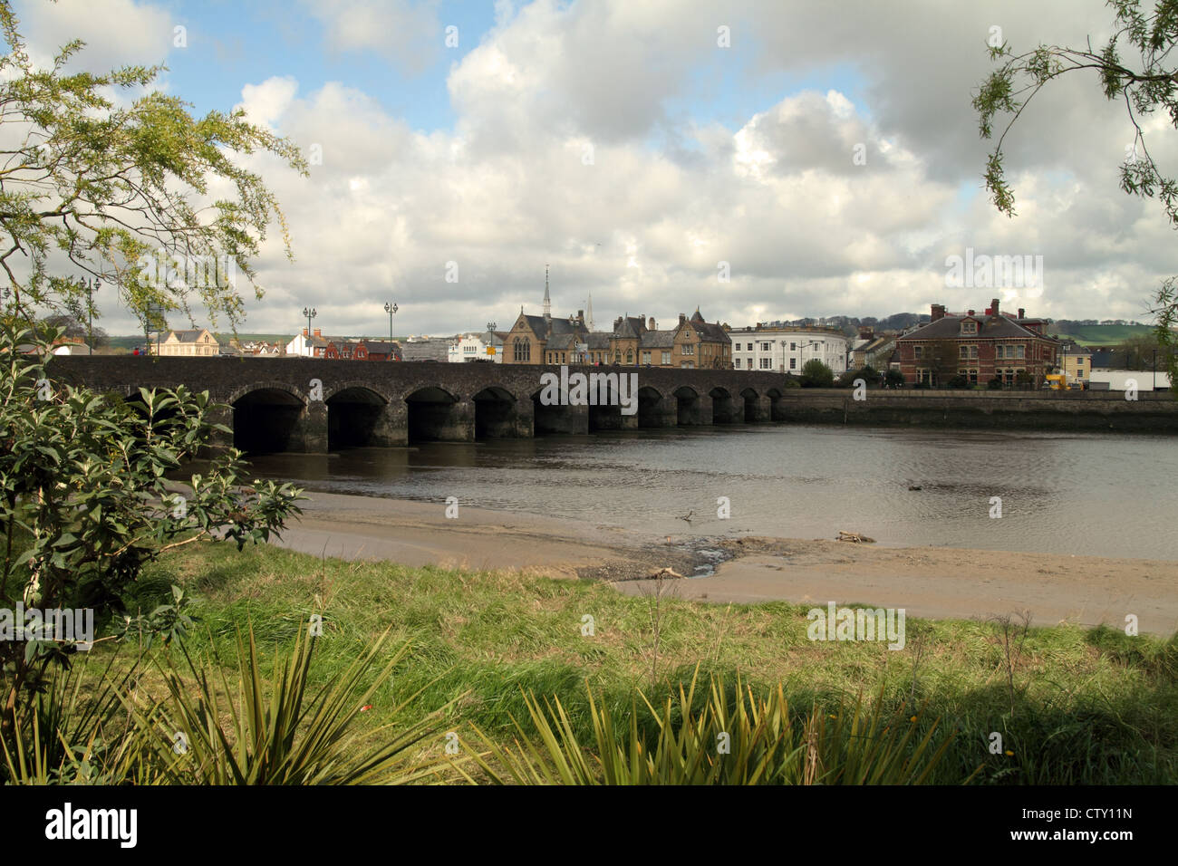 Long bridge over the river taw hi-res stock photography and images - Alamy