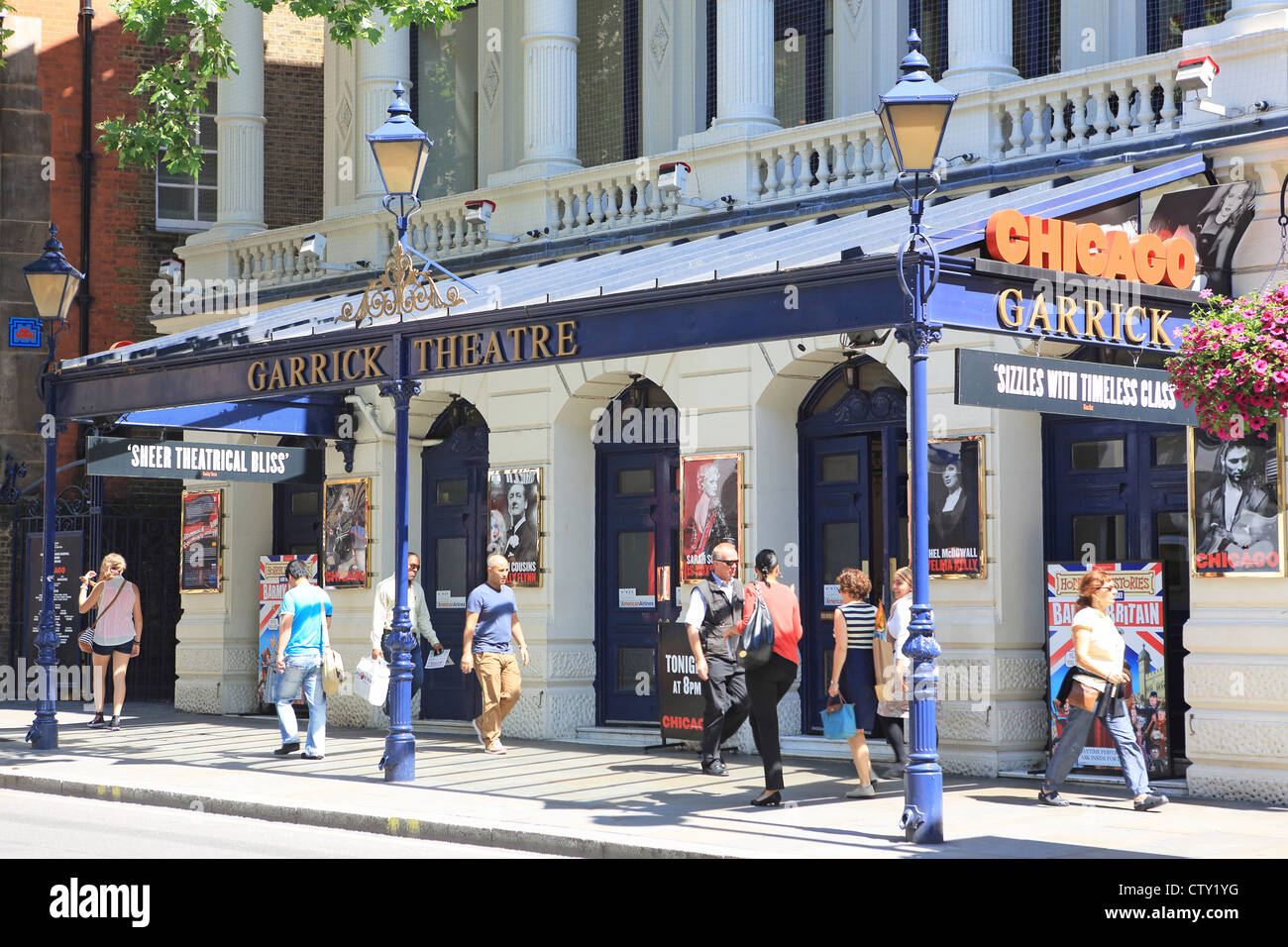 Chicago the musical hi-res stock photography and images - Alamy