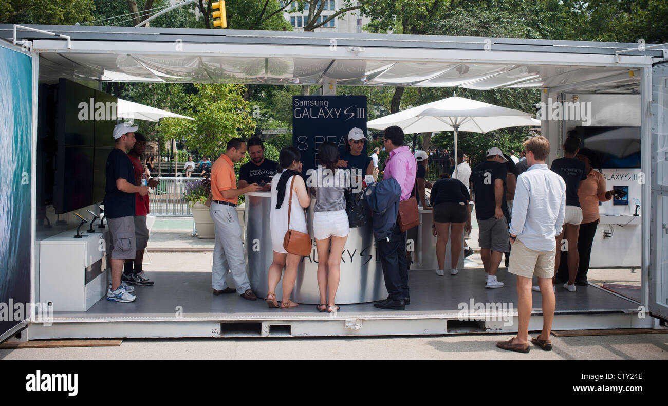 Promotional kiosk in park hi-res stock photography and images - Alamy