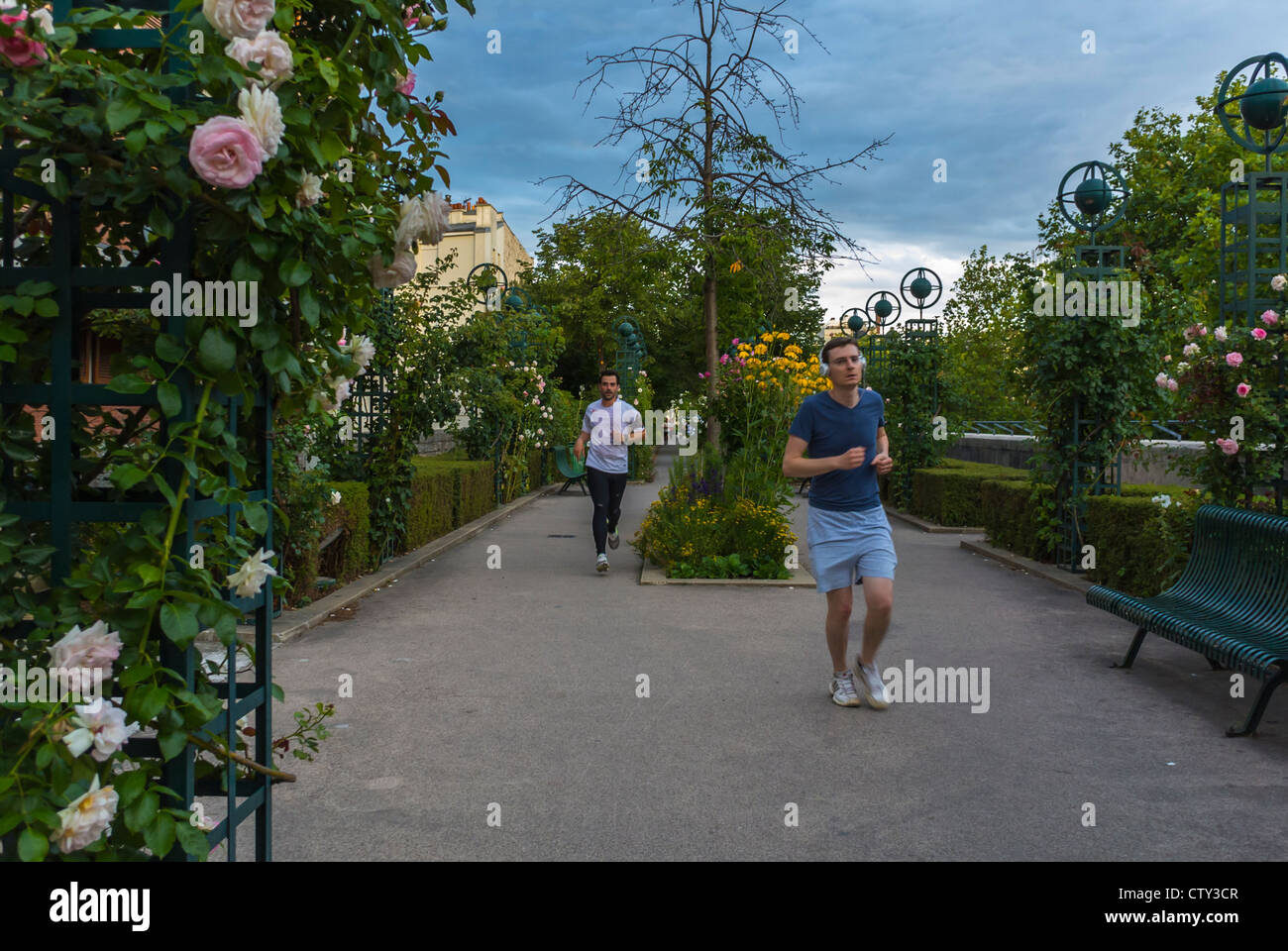 Jogging Paris Park High Resolution Stock Photography and Images - Alamy