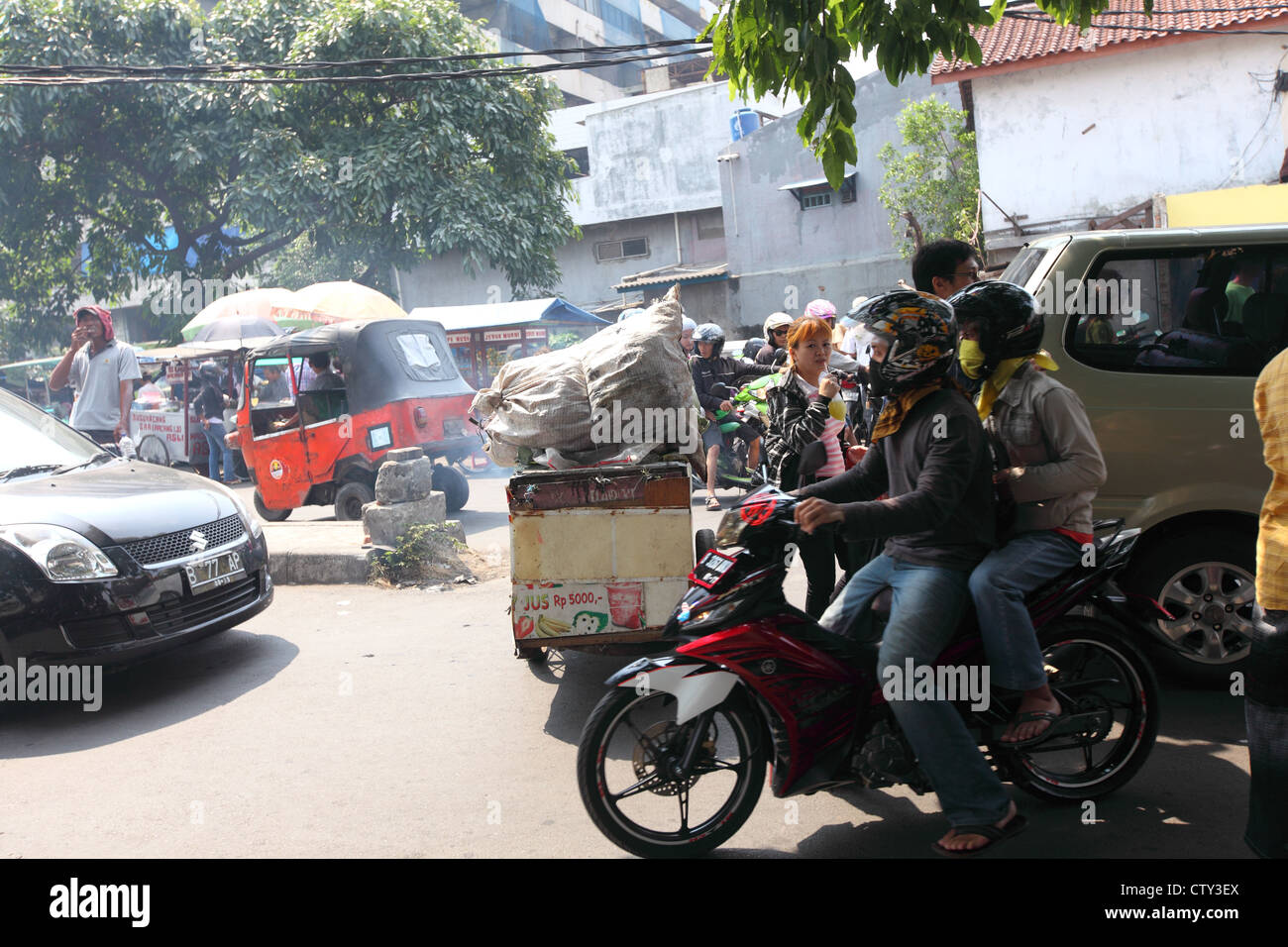 Jalan pasar indonesia hi-res stock photography and images - Alamy