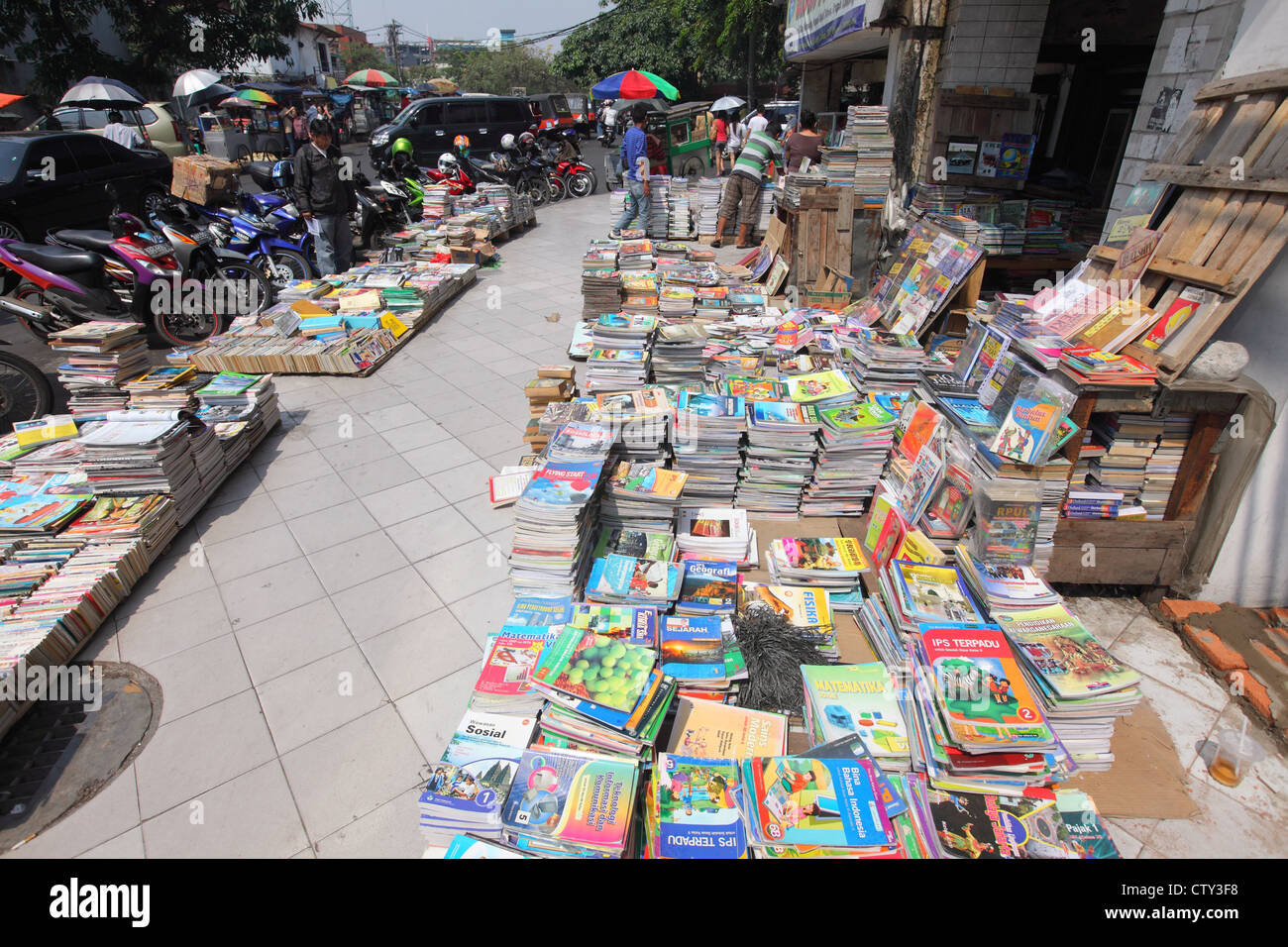 Jalan pasar indonesia hi-res stock photography and images - Alamy