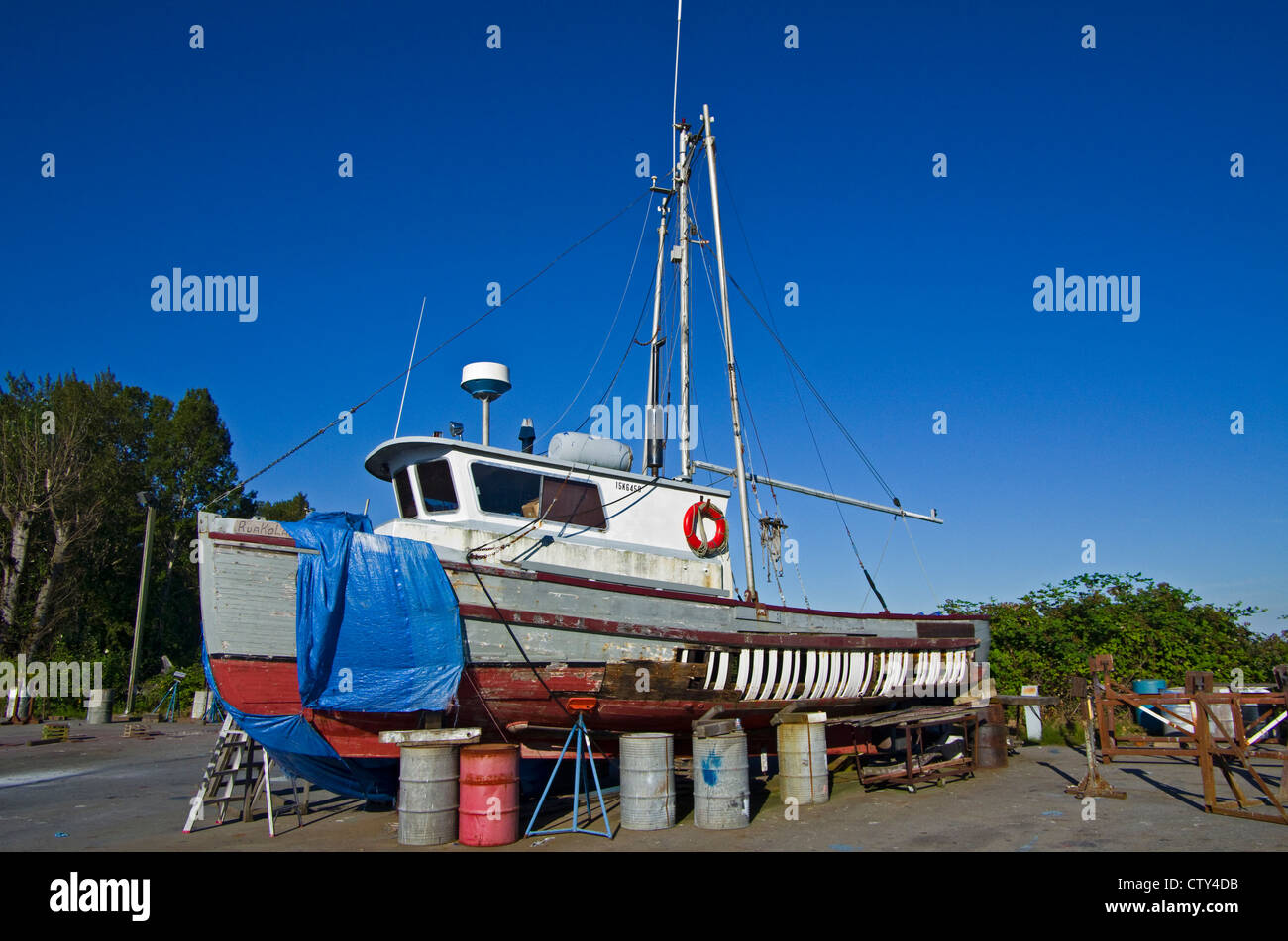 Fish boat hi-res stock photography and images - Alamy