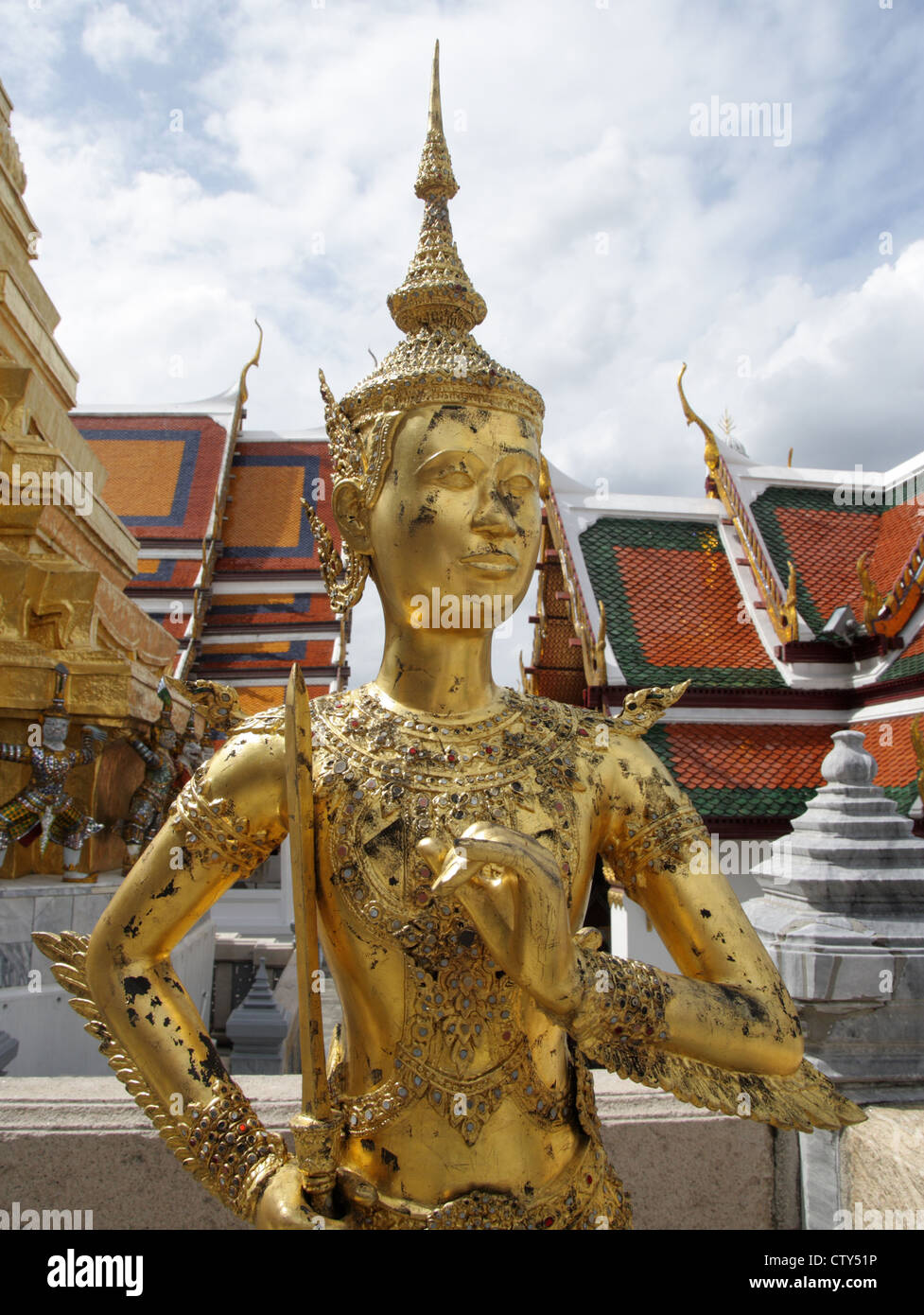 Thai art kinnaree statue mythical hi-res stock photography and images ...