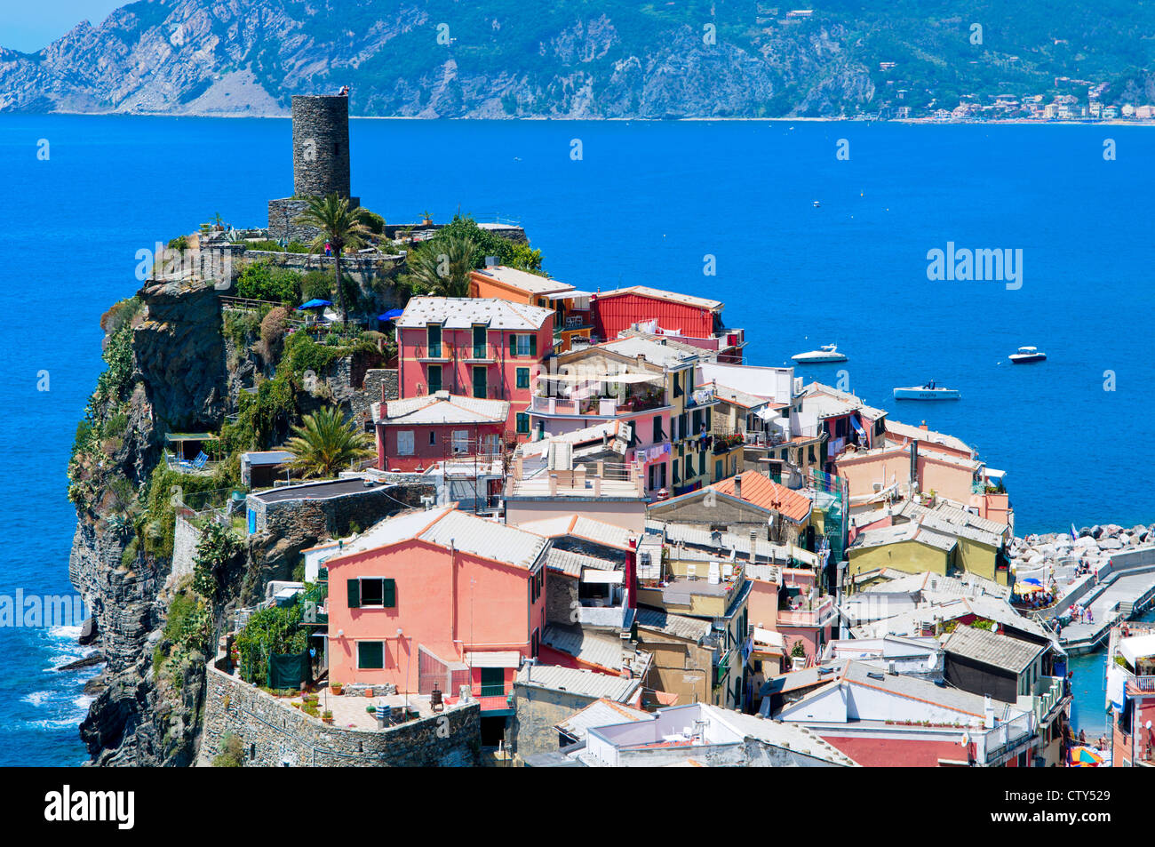 Vernazza italy hi-res stock photography and images - Alamy