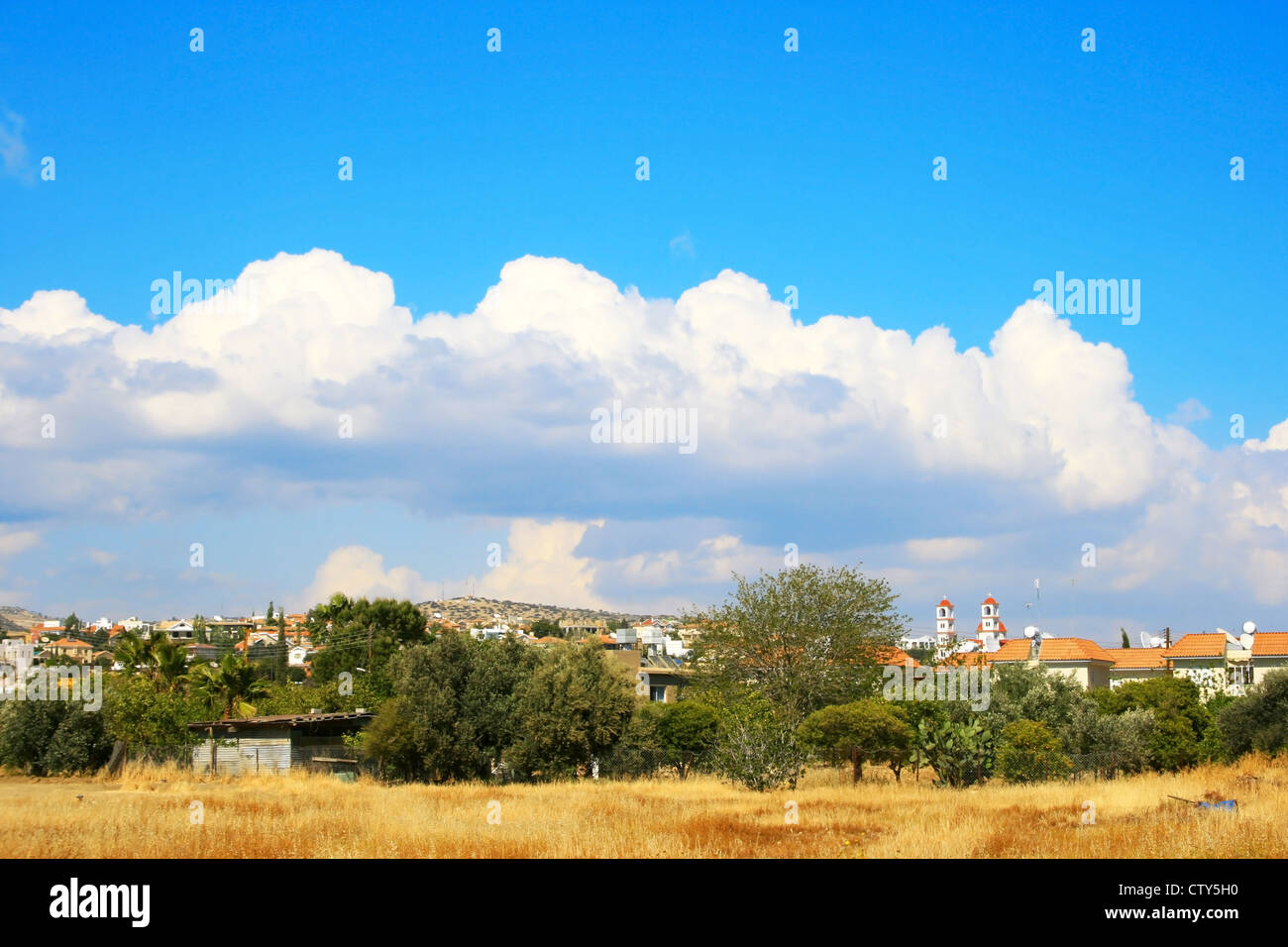 Fluffy clouds rural hi-res stock photography and images - Alamy