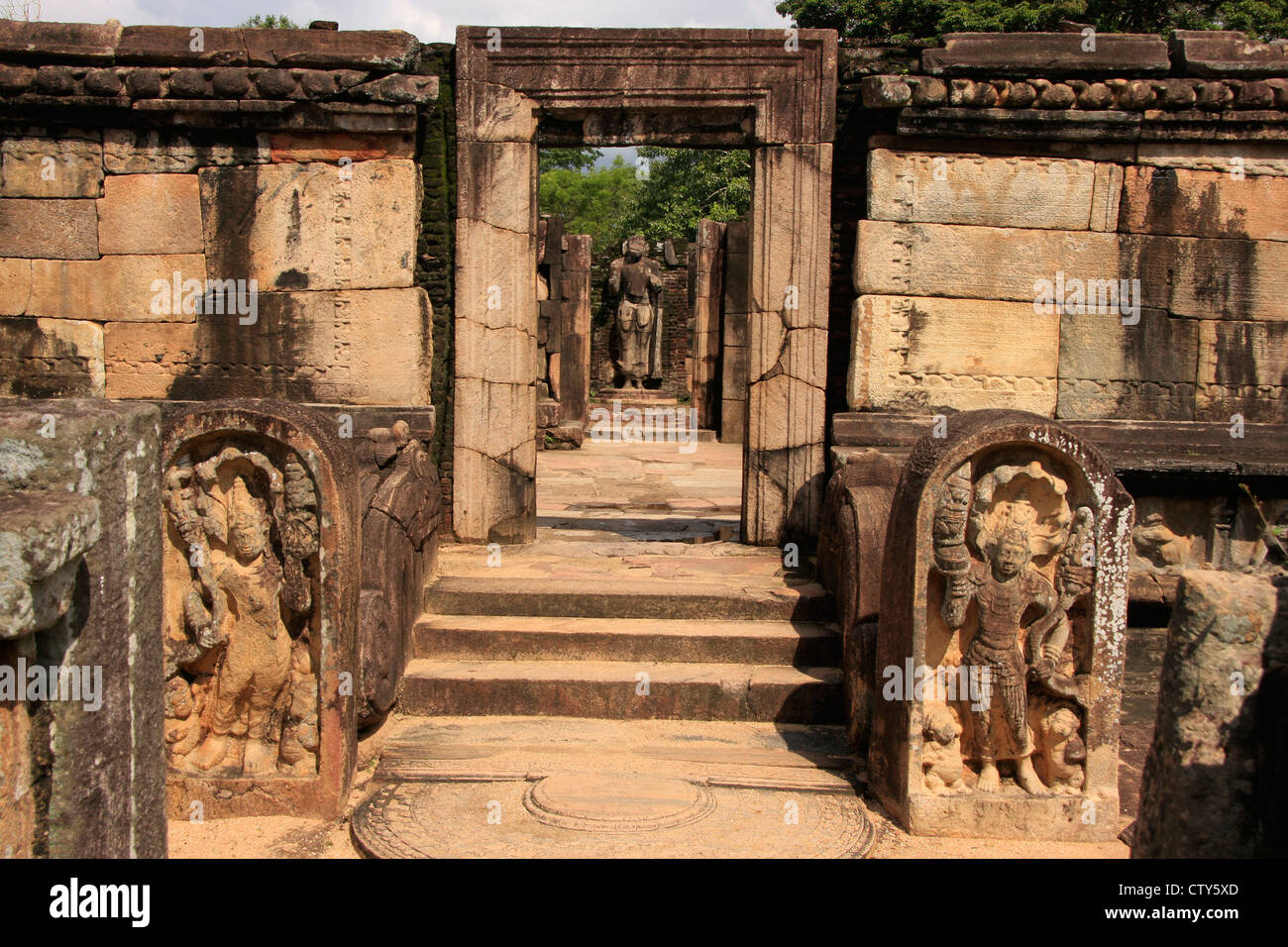 Ancient sri lanka hi-res stock photography and images - Alamy