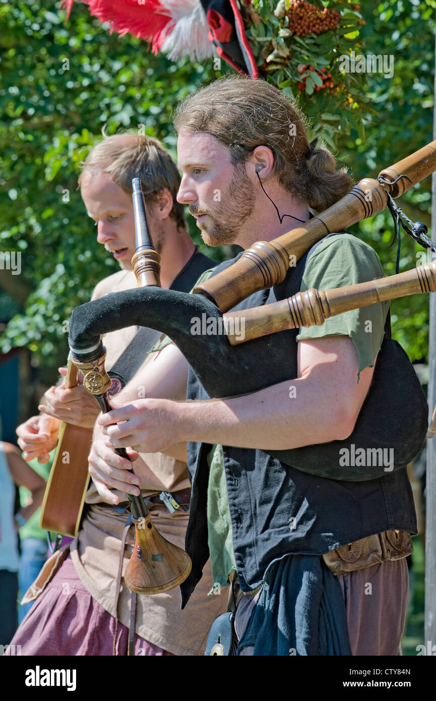 Medieval musicians feast hi-res stock photography and images - Alamy