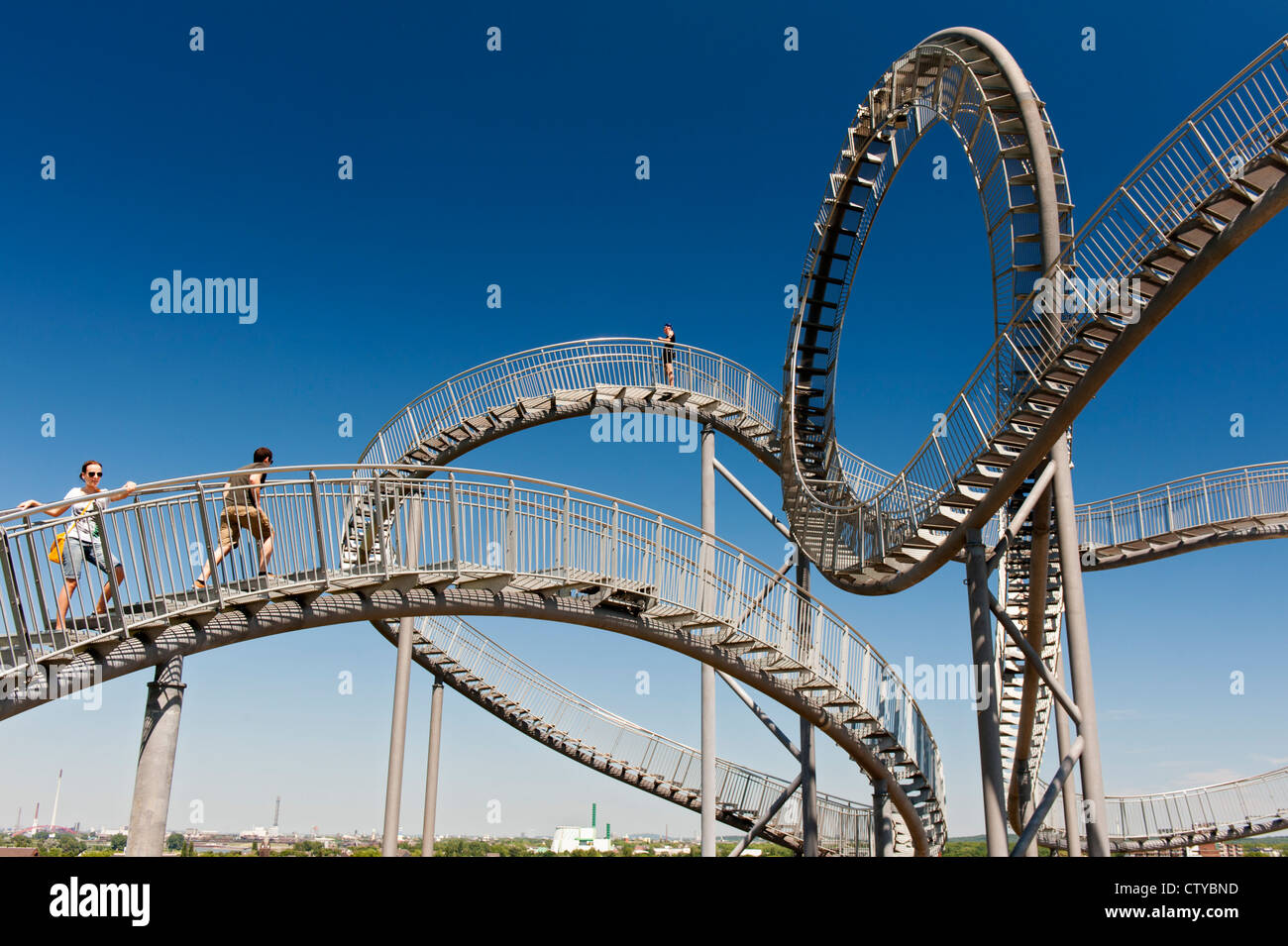 "Turtle and Tiger" pedestrian roller coaster sculpture on Magic ...