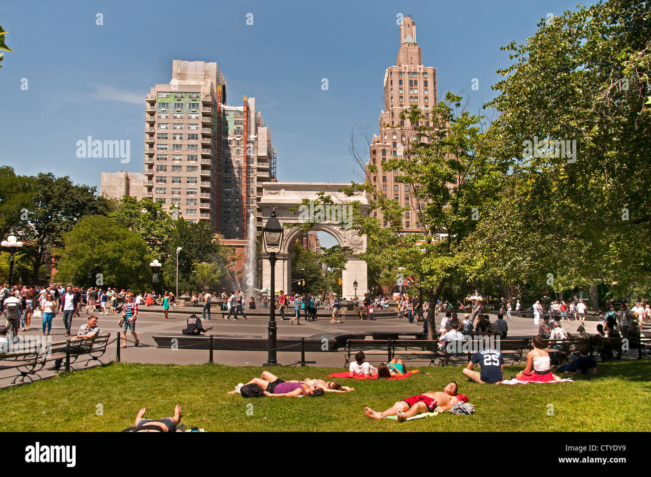 Washington Square Park West Village ( Greenwich ) Manhattan New York ...
