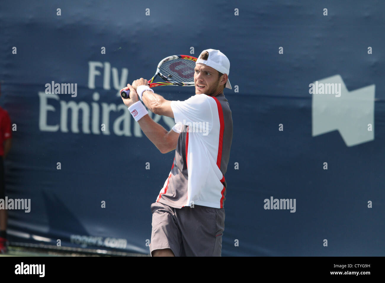 tennis player male man forehand return Stock Photo - Alamy