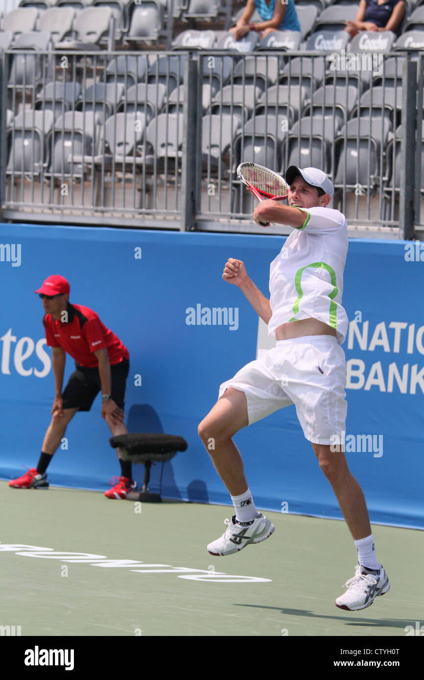 tennis men playing forehand return Stock Photo - Alamy