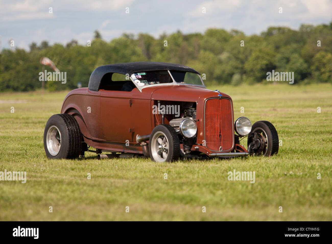 Hot Rod on a lawn Stock Photo - Alamy