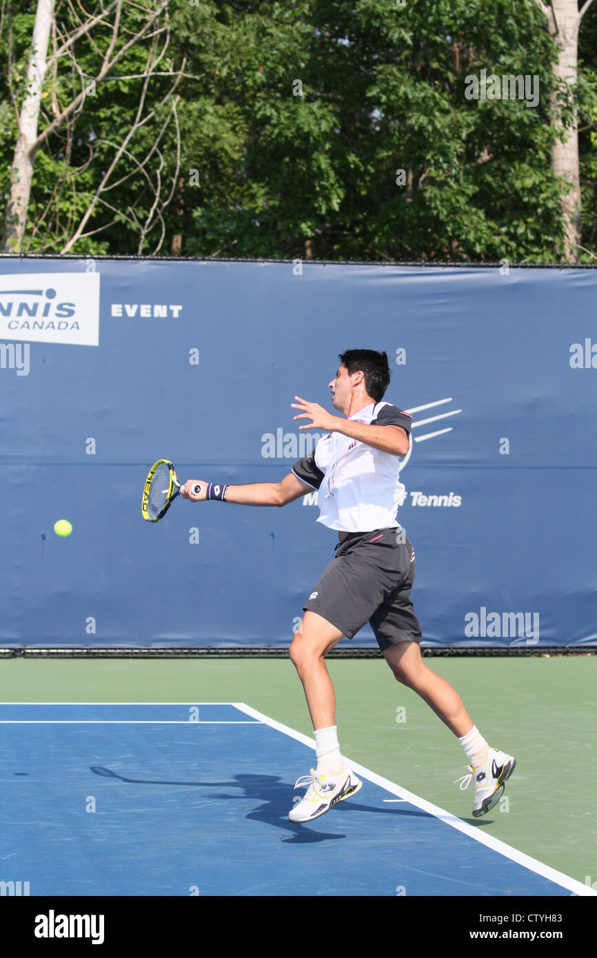 man tennis forehand return Stock Photo - Alamy
