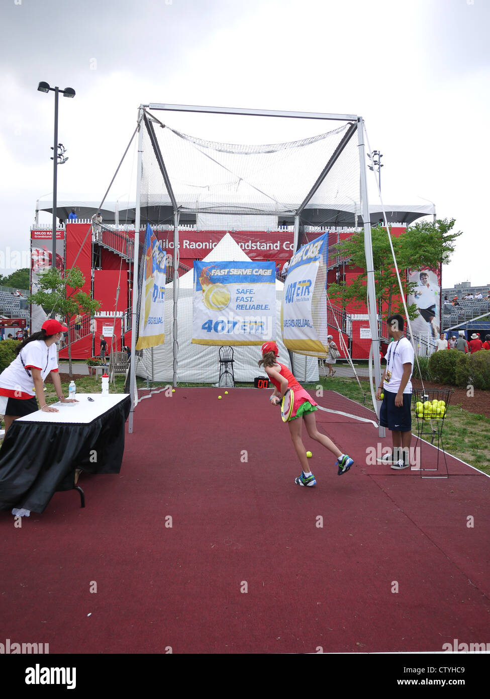 girl tennis serve game Stock Photo - Alamy
