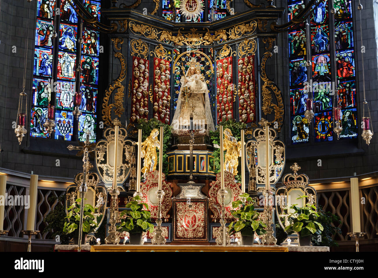 Notre dame cathedral interior luxembourg hi-res stock photography and ...