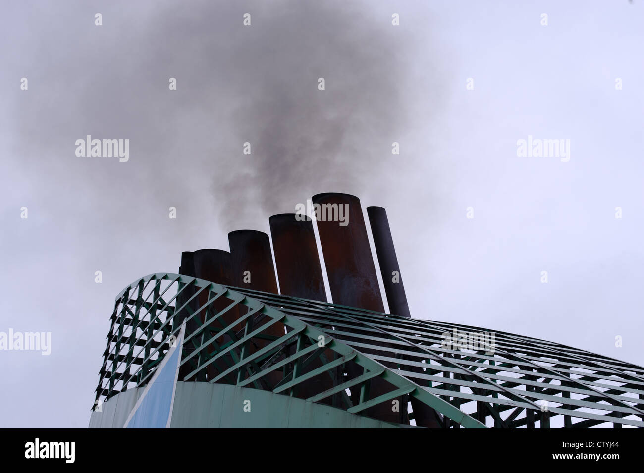 Ship funnel black smoke hi-res stock photography and images - Alamy
