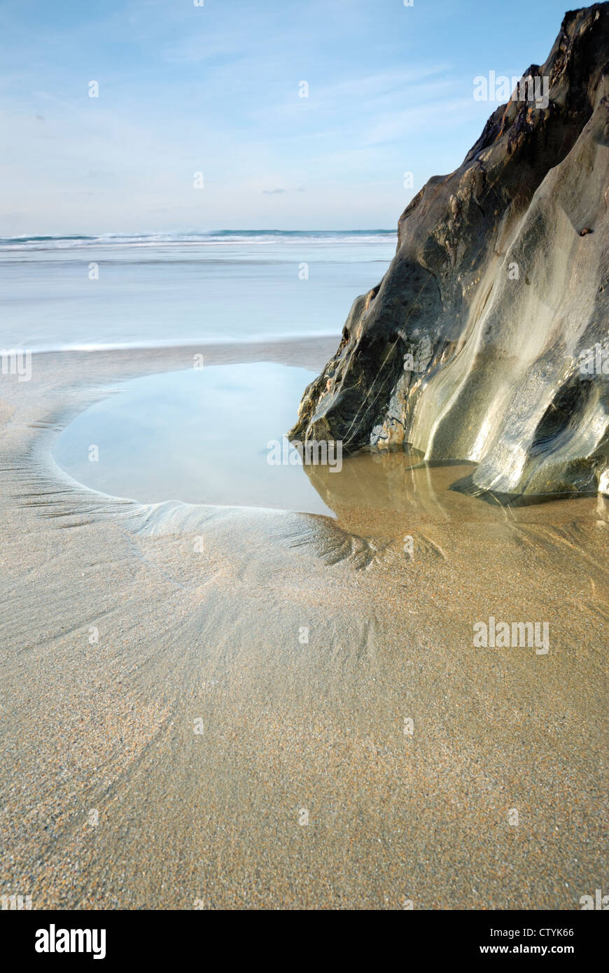 Seascape vertical hi-res stock photography and images - Alamy