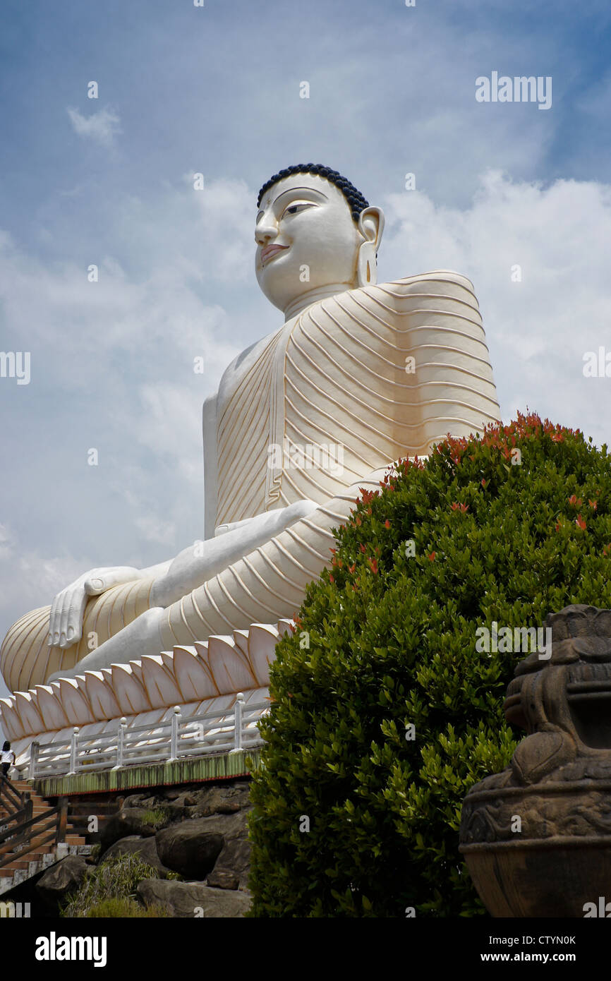 Kande vihara buddhist temple aluthgama hi-res stock photography and ...