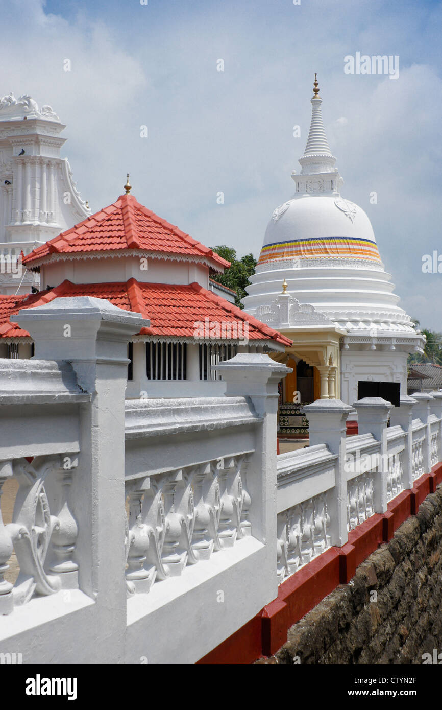 Kande vihara buddhist temple sri hi-res stock photography and images ...
