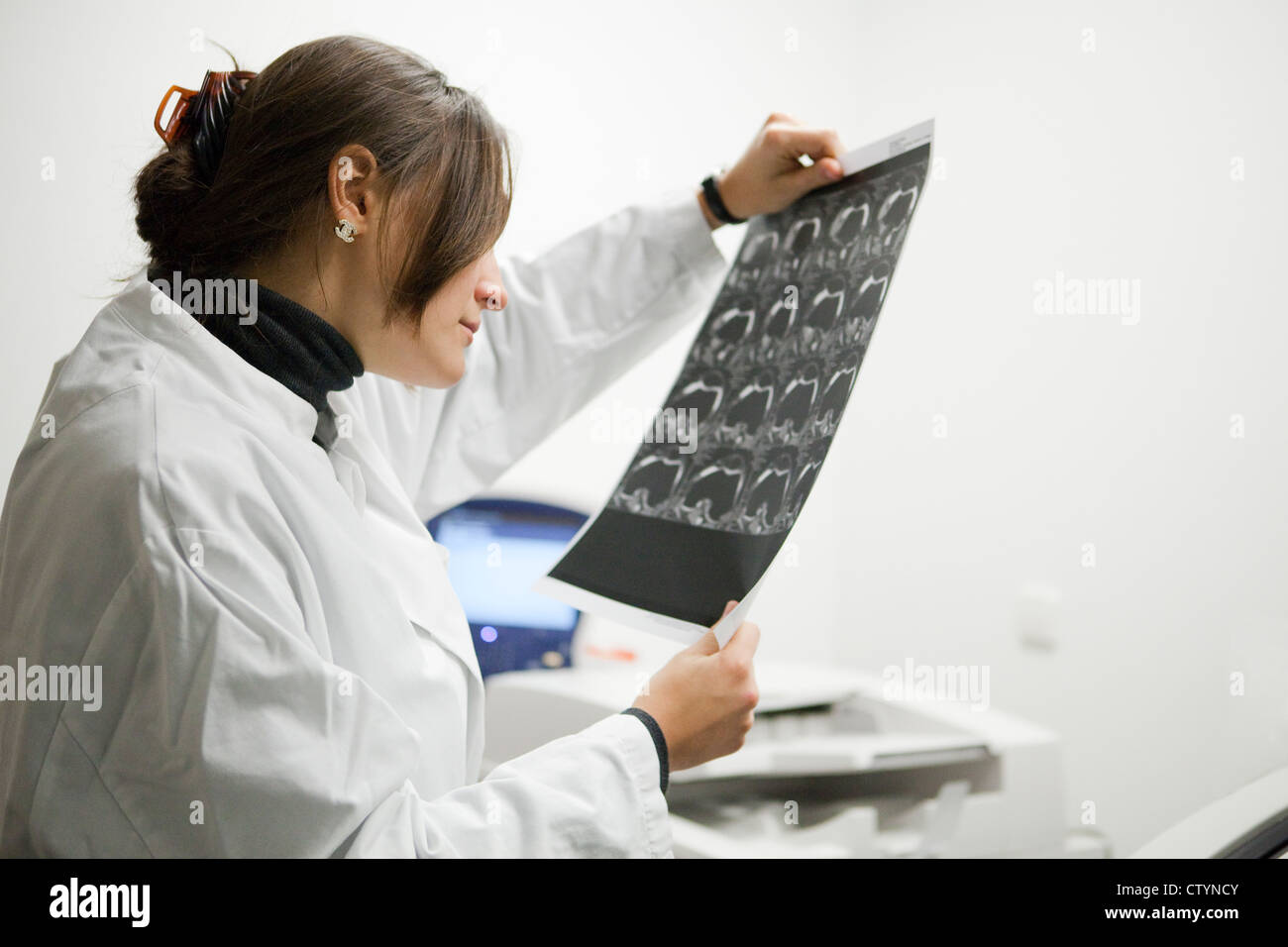 Doctor analyzing mri scan results hi-res stock photography and images ...