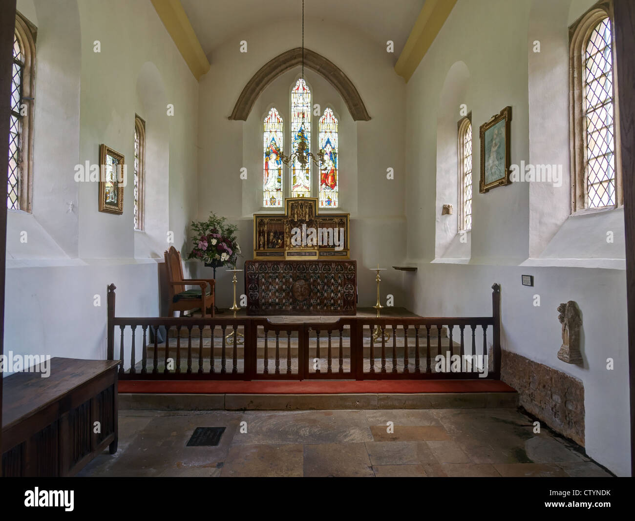 English church interior hi-res stock photography and images - Alamy
