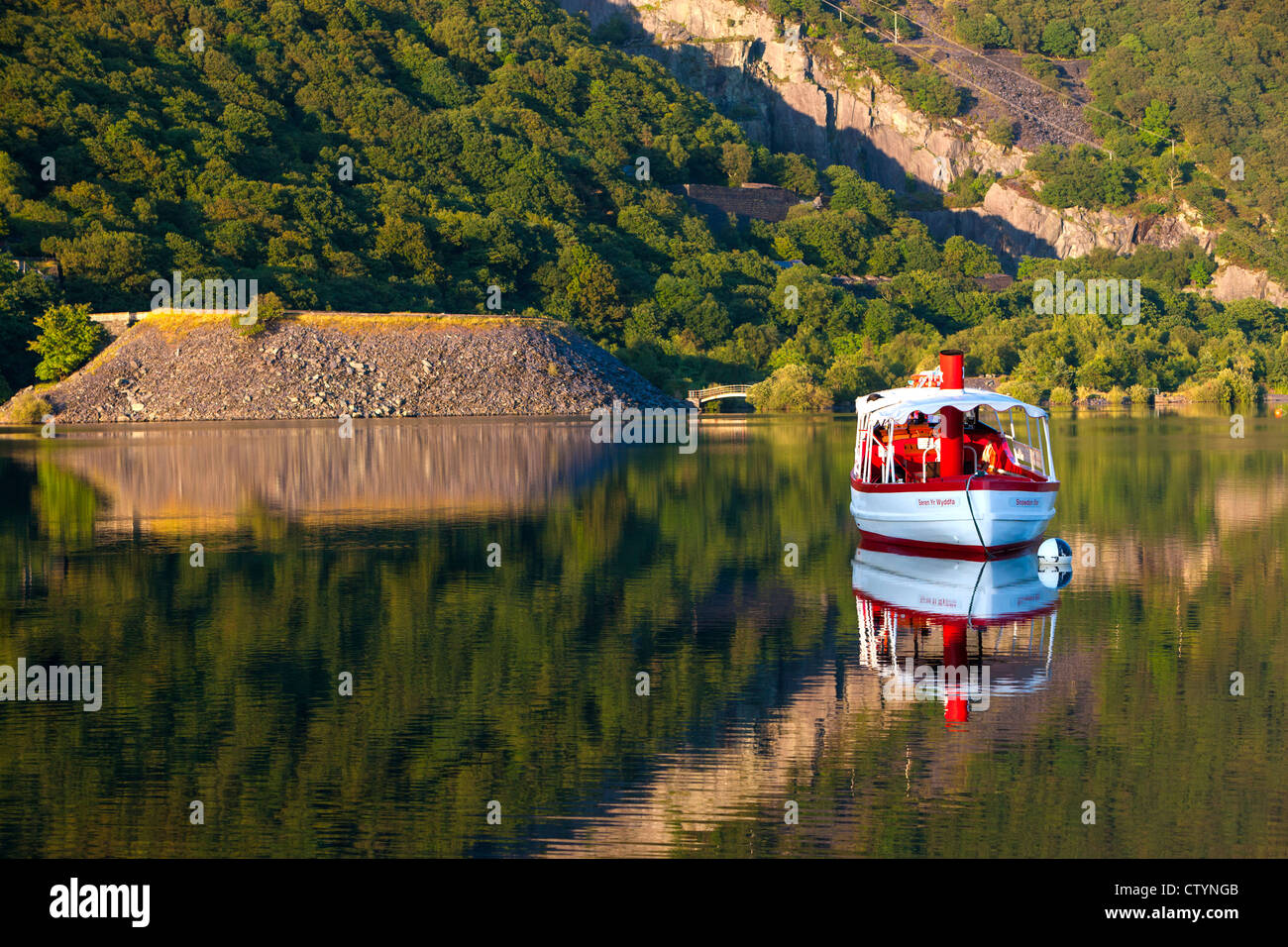 Llanberis snowdonia boat lake hi-res stock photography and images - Alamy