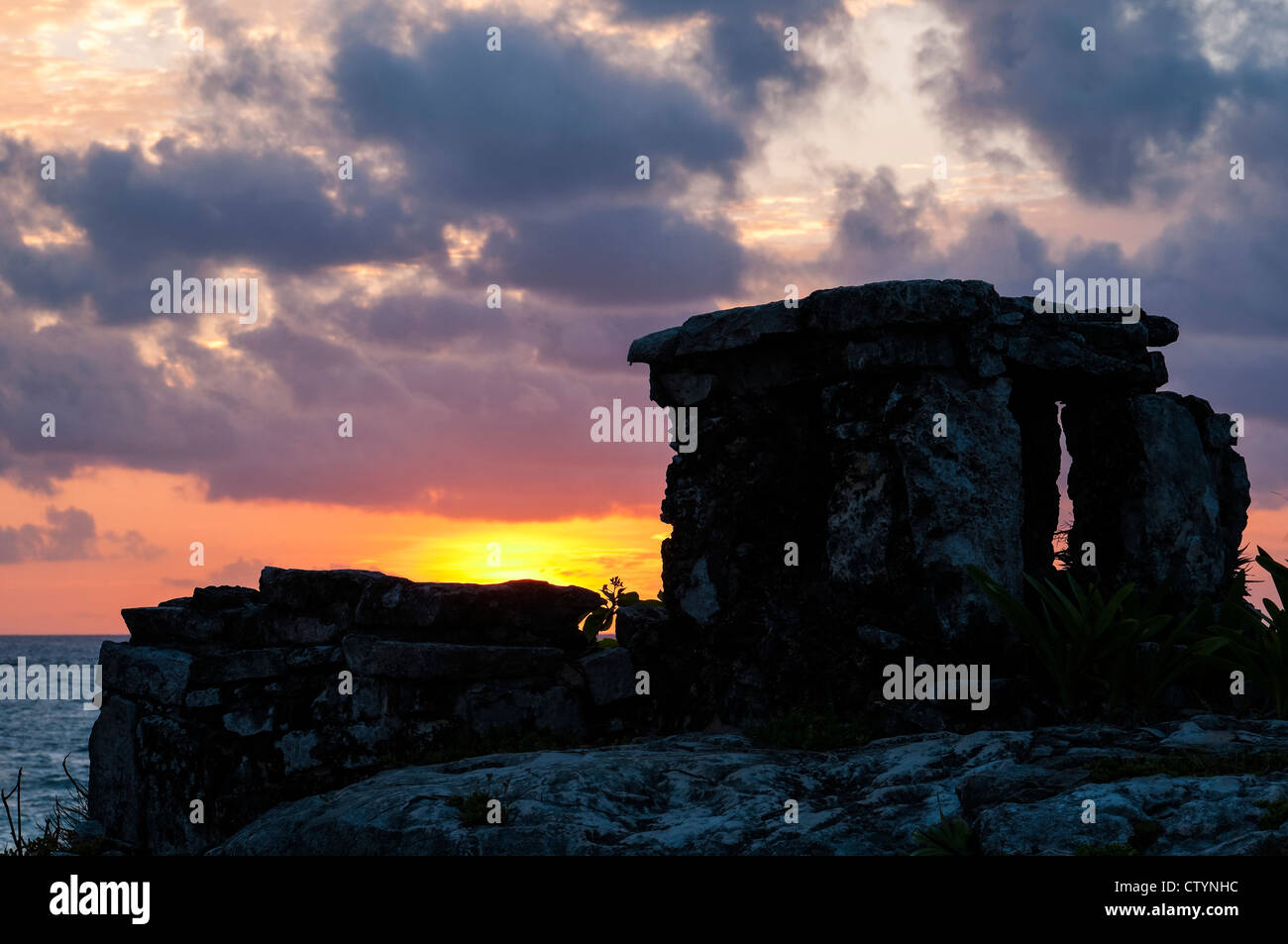 Sunrise, Templo del Dios Viento, Temple of the Wind, Tulum Maya ...