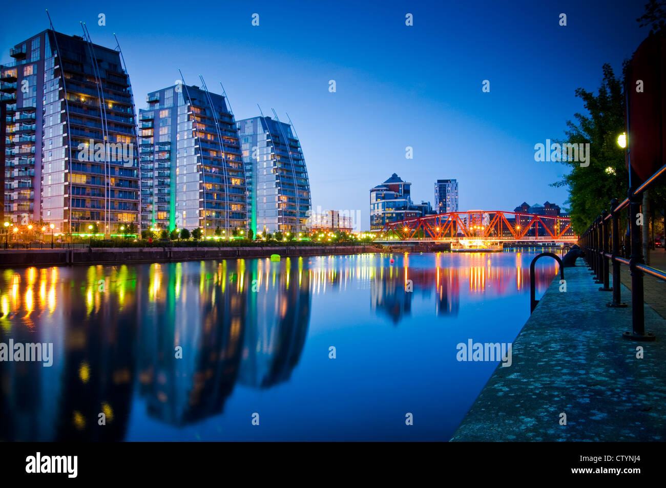 Manchester skyline night hi-res stock photography and images - Alamy