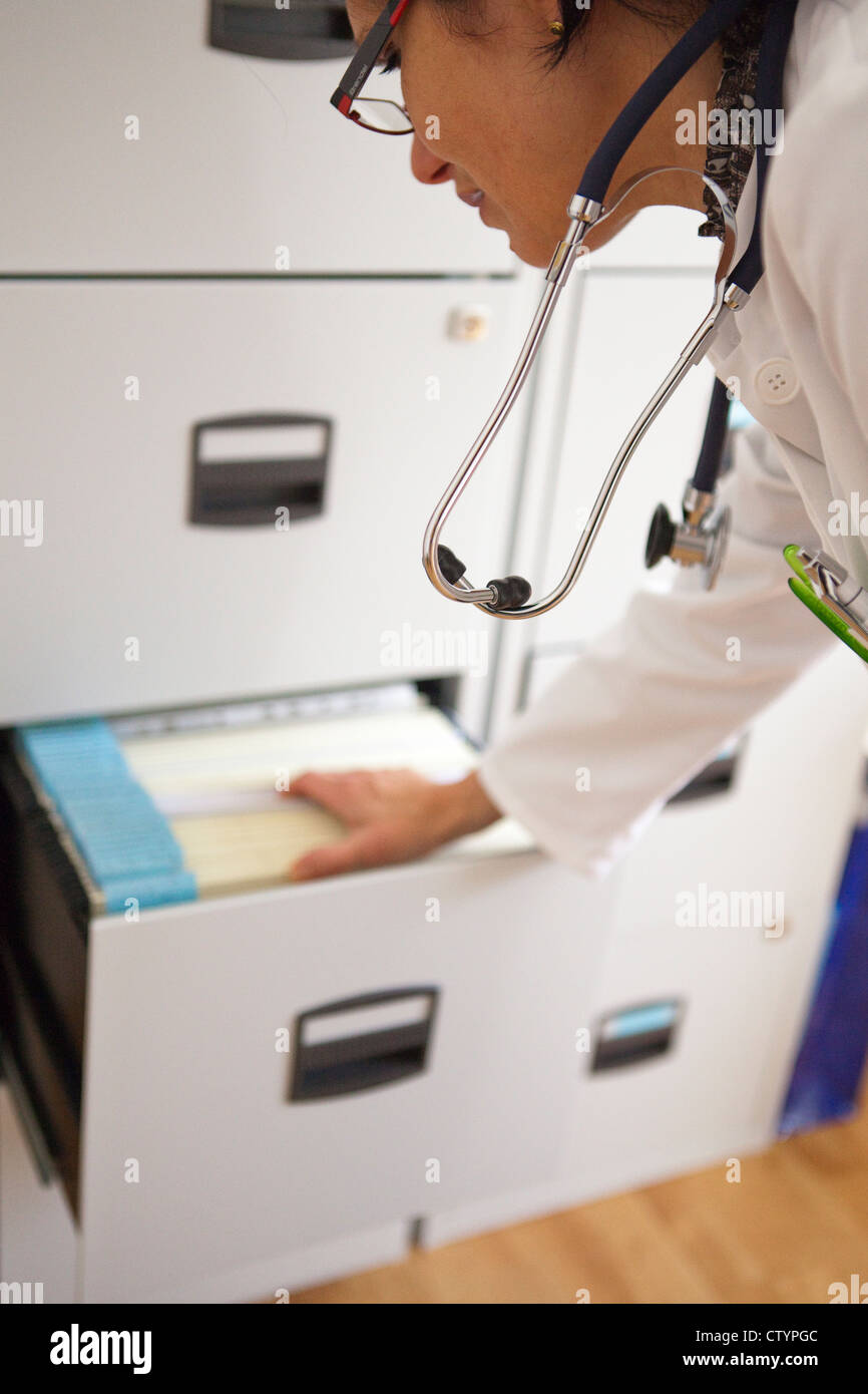 Doctor patient files nhs hi-res stock photography and images - Alamy