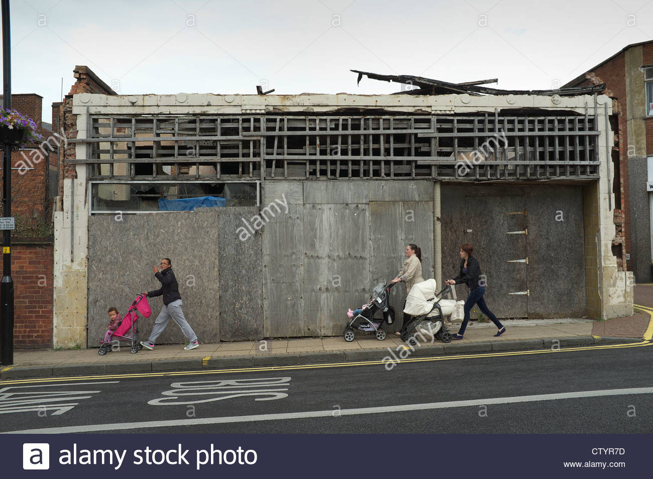 Rundown Shop Stock Photos & Rundown Shop Stock Images - Alamy