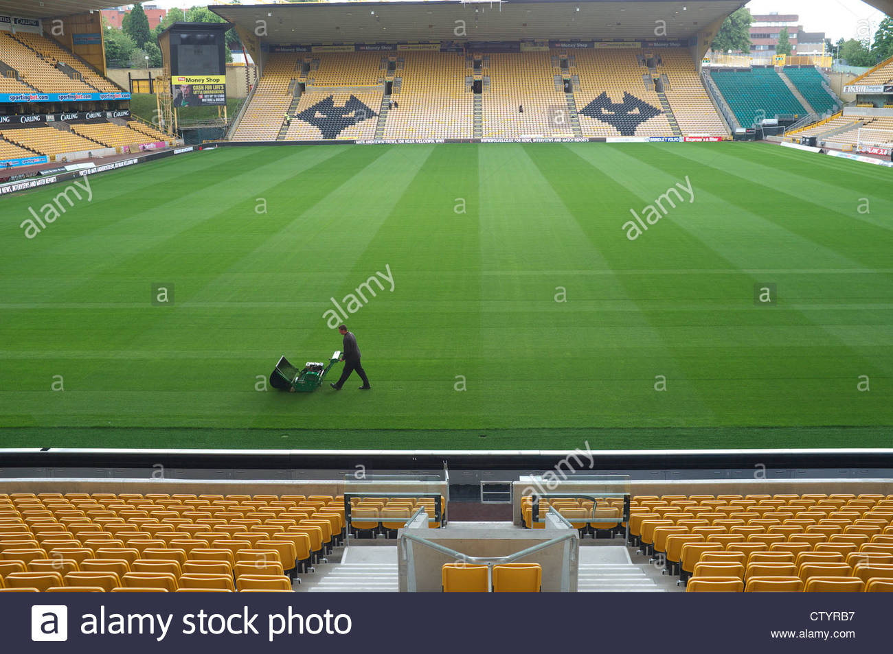 Molineux Stadium High Resolution Stock Photography and Images - Alamy