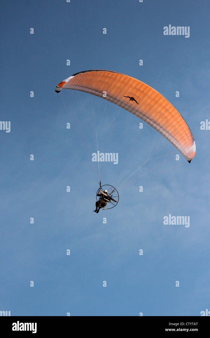 Motorized parachute hi-res stock photography and images - Alamy